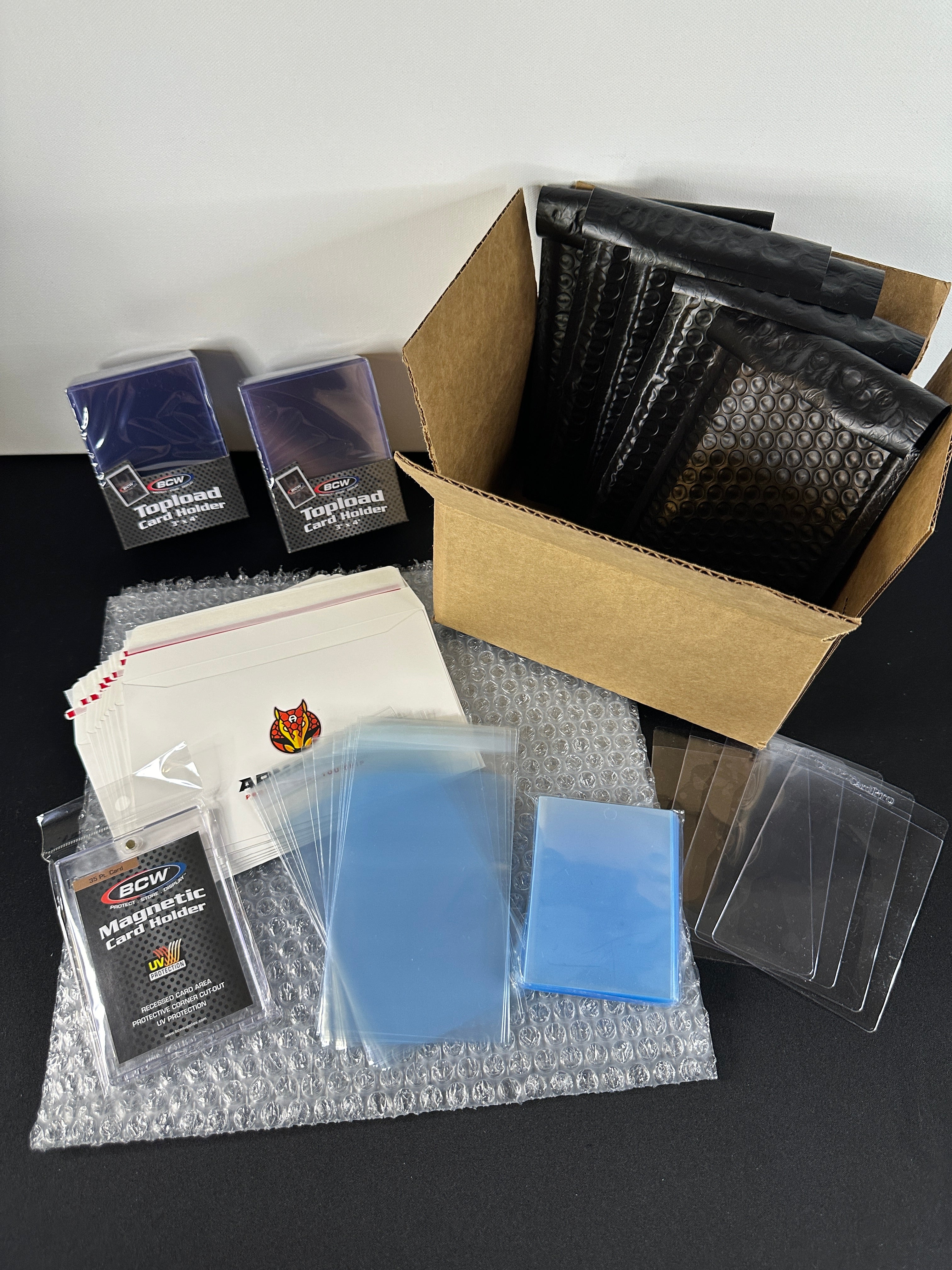 Card Supplies: Sleeves, Toploaders & Holders - Wayne Collection